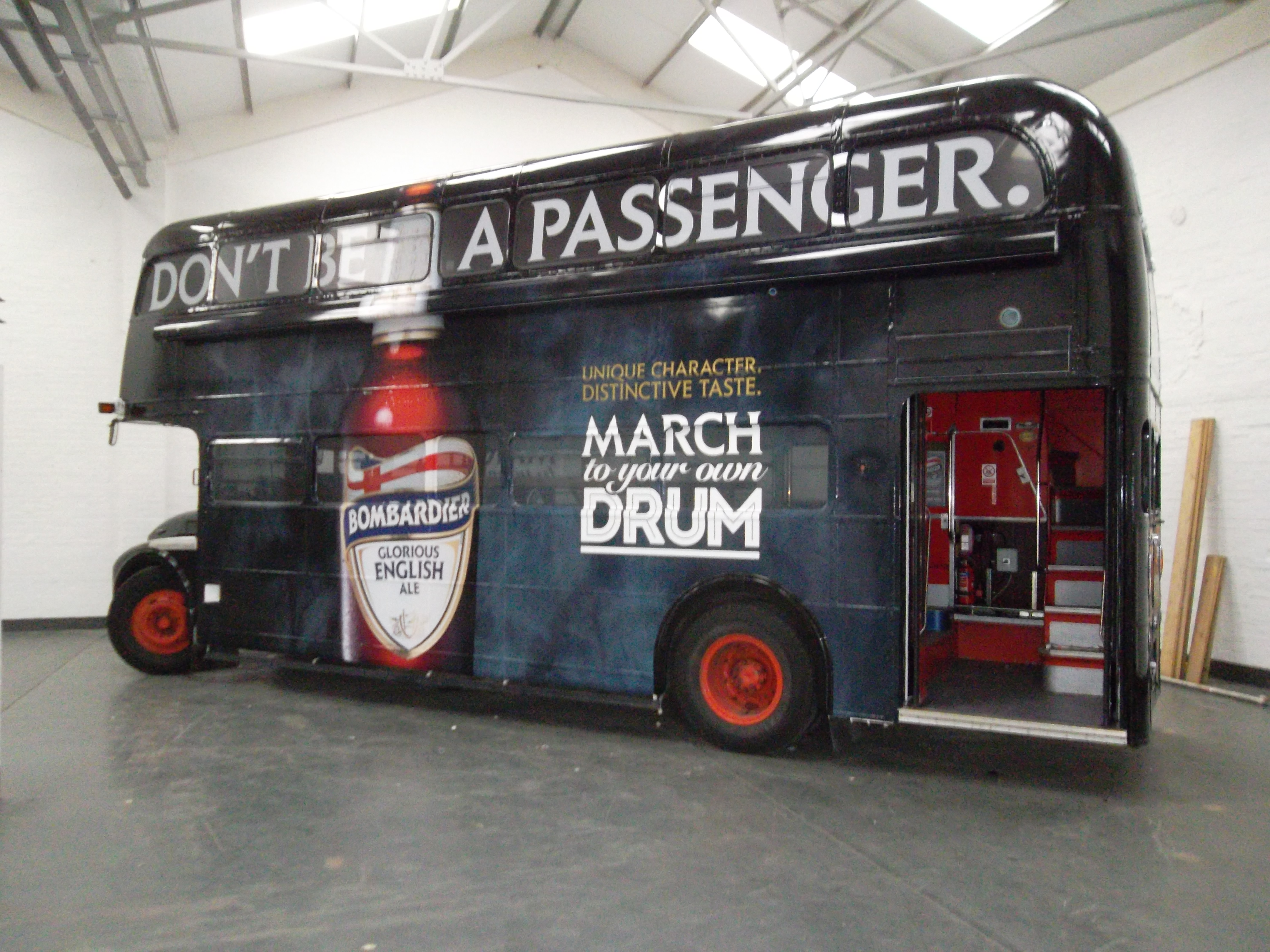 Lorry & Bus Graphics | Signs Express