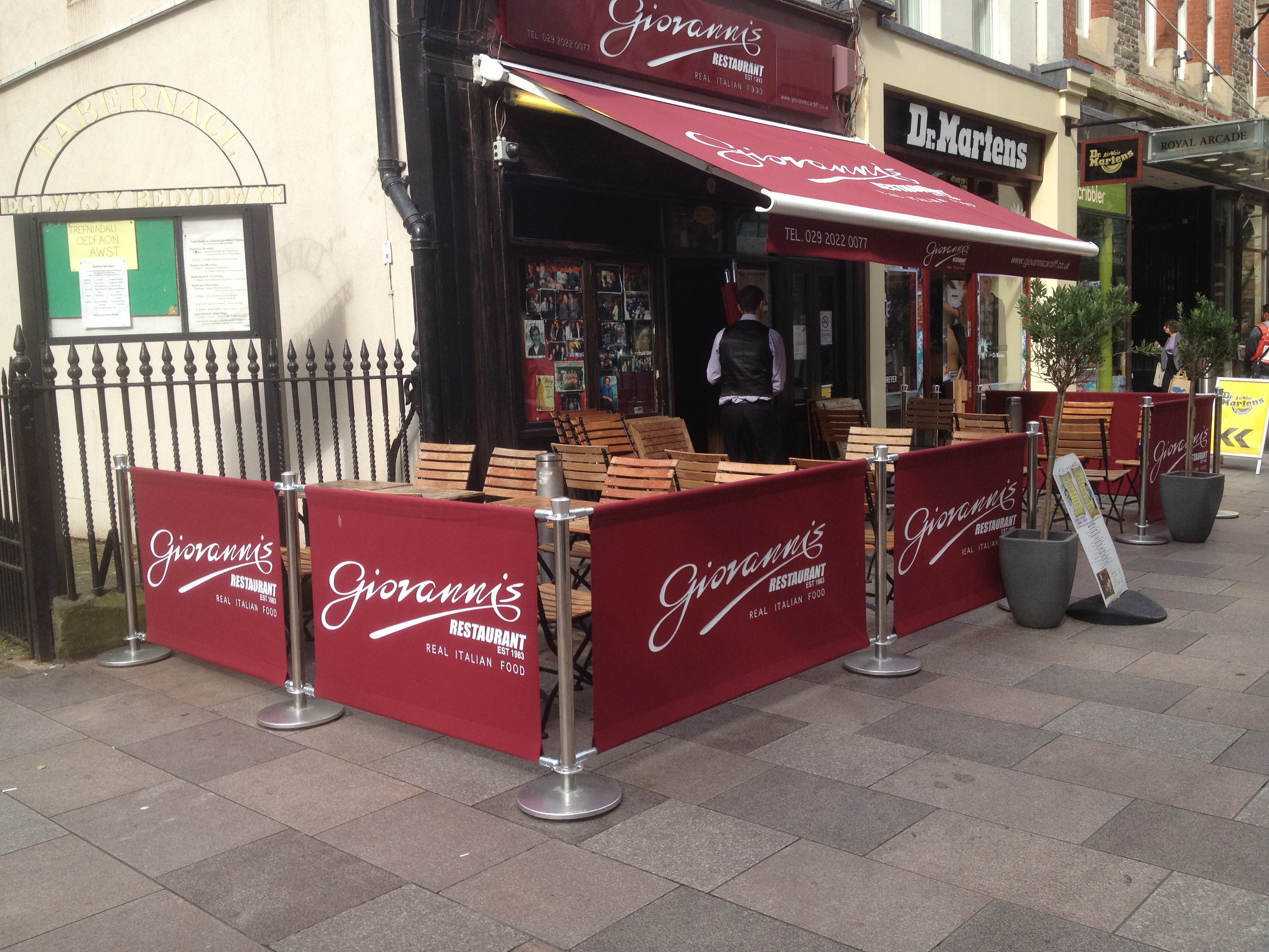 Café Style Barriers | Promotional Barriers | Windbreaks
